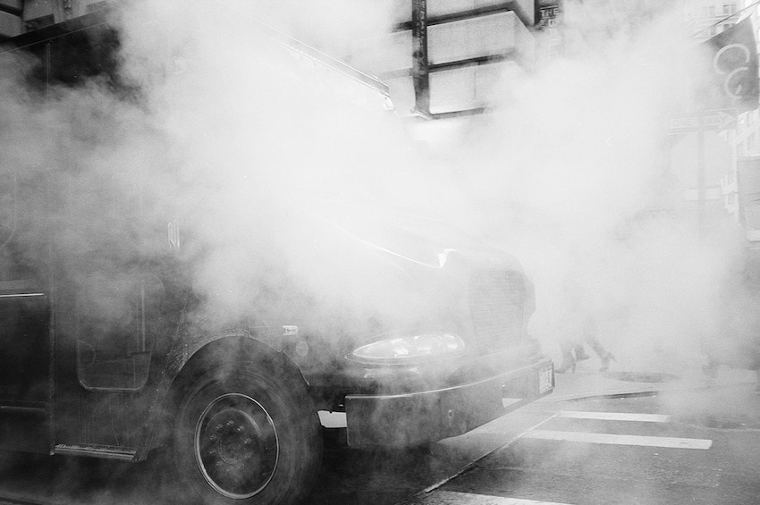 Mi carro echa humo blanco y huele a gasolina 】 - El mundo del motor